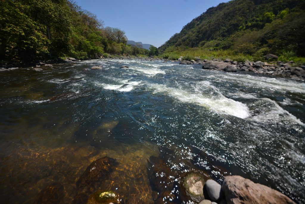 Socavón seca el río Atoyac en Veracruz
