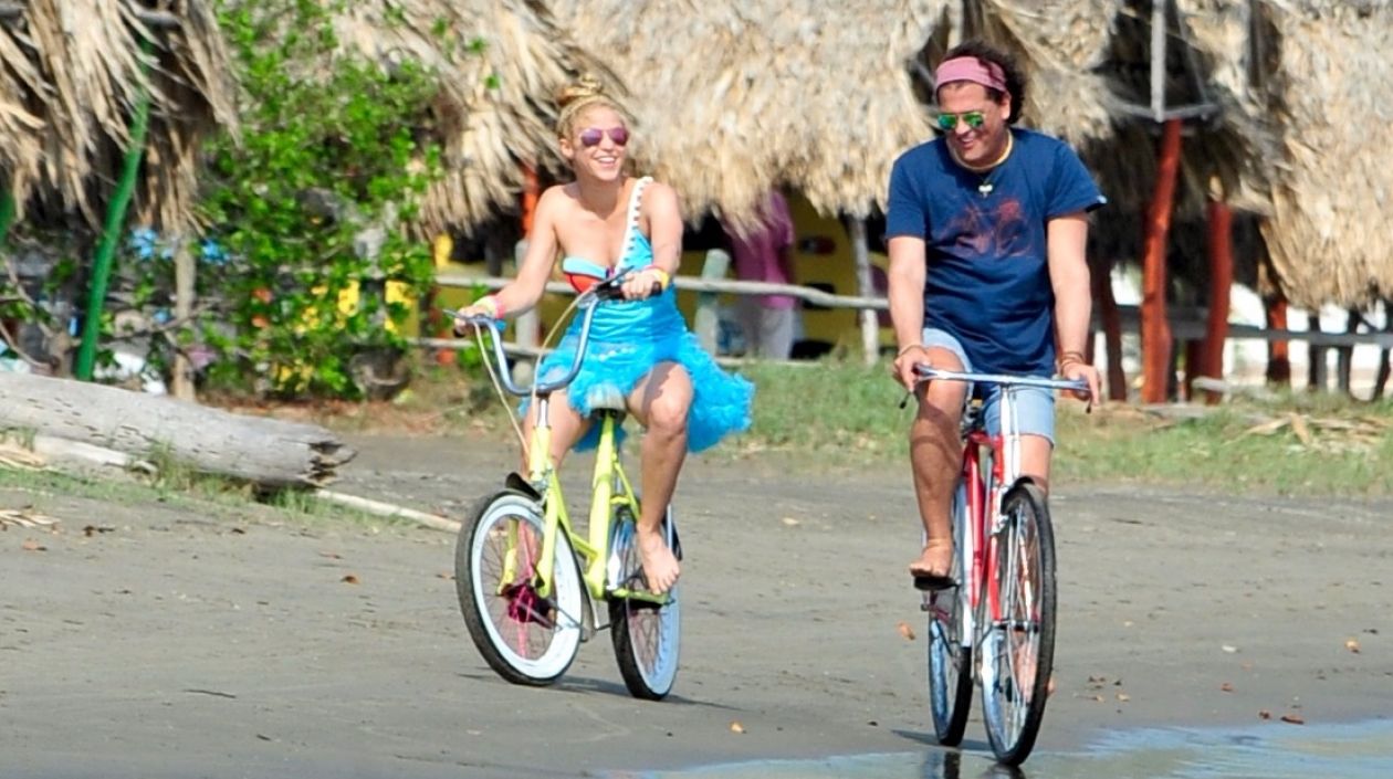 Video Oficial De La Bicicleta Canción De Shakira Y Carlos Vives