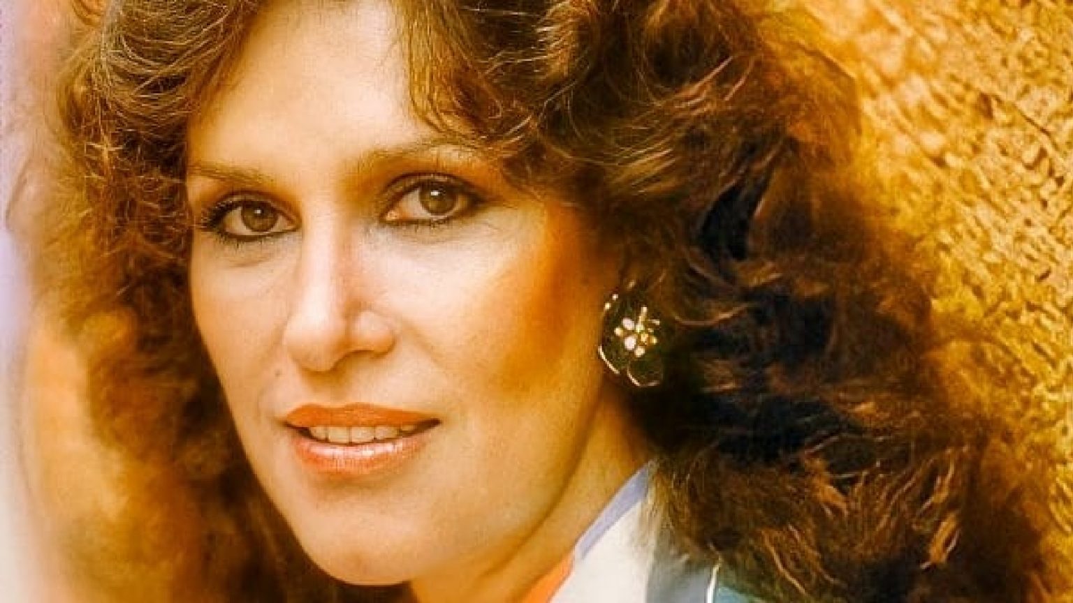 Lucha Villa reaparece celebrando su cumpleaños número 84