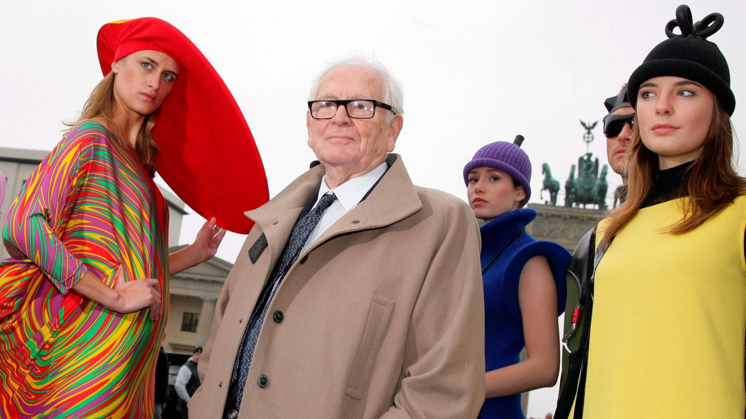 Ocho razones para recordar a Pierre Cardin como un revolucionario