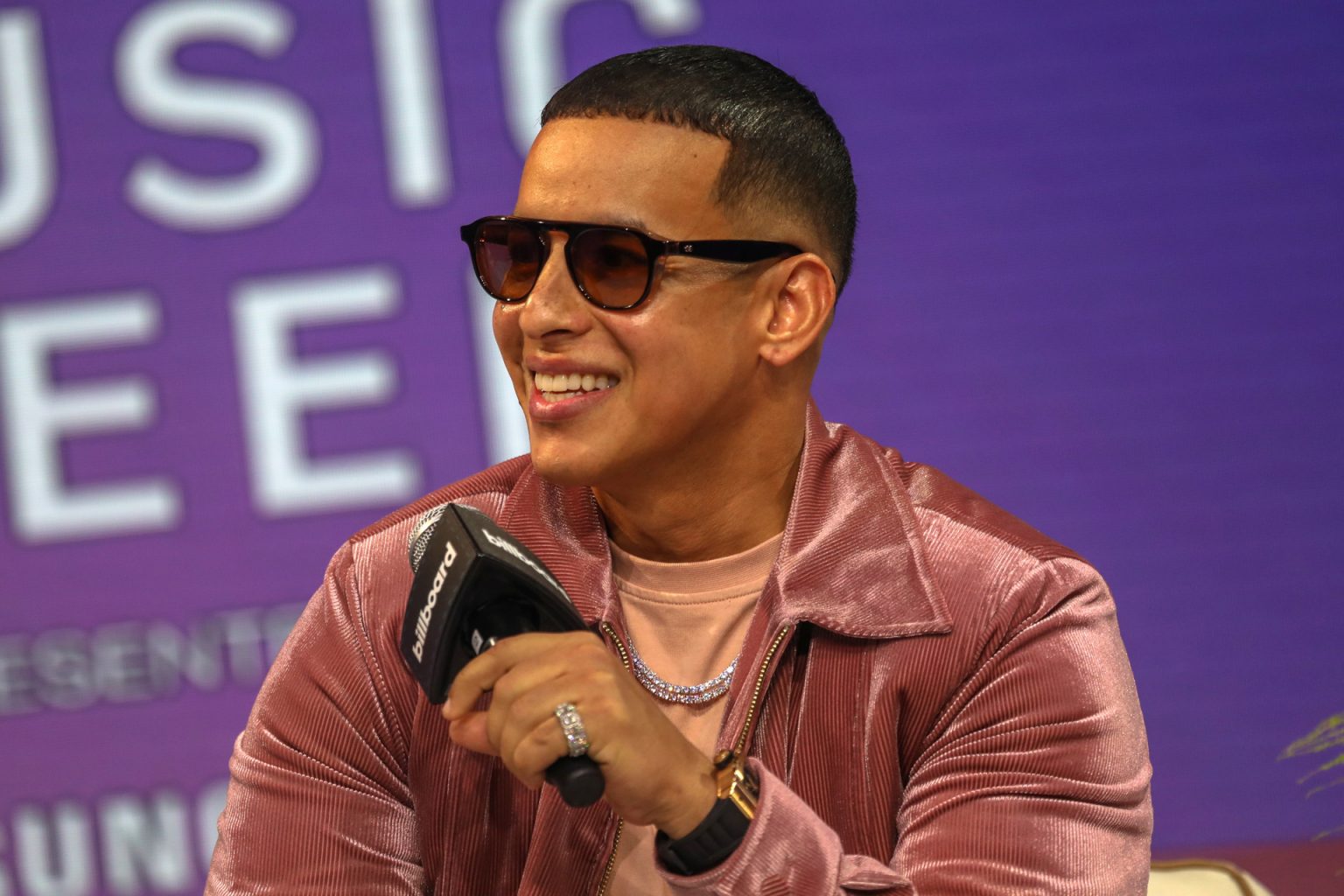 Daddy Yankee demanda a su esposa por retiros millonarios desde cuentas ...