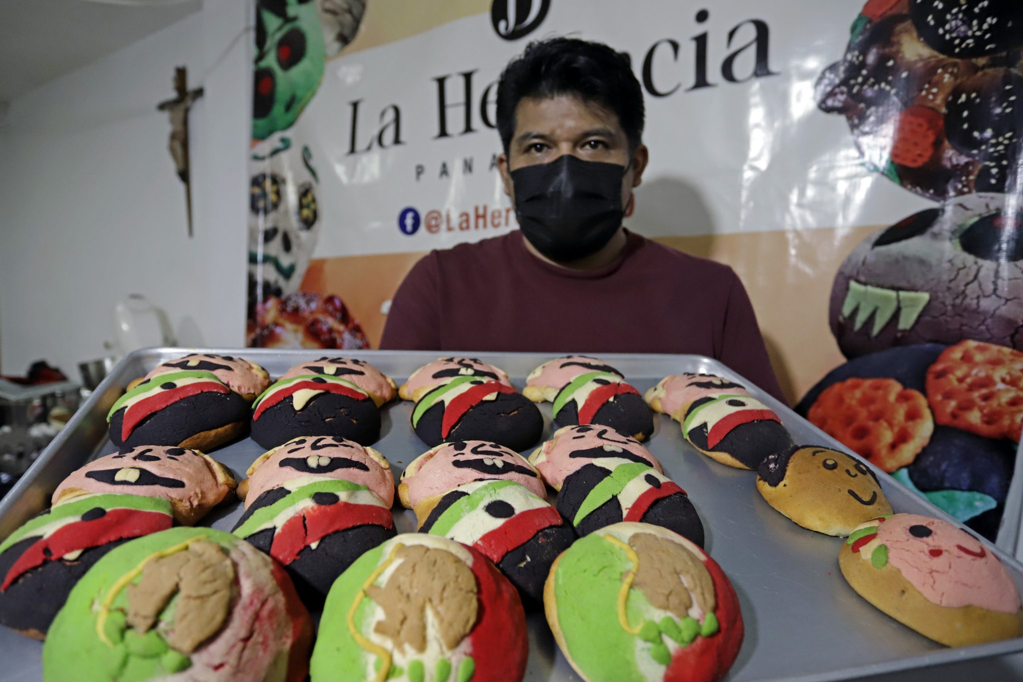 Elaboran pan de López Obrador para festejar la Independencia