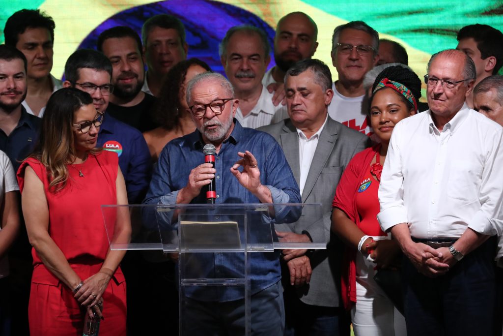 Lula celebra su triunfo en Brasil con un "desafío enorme" por delante ...