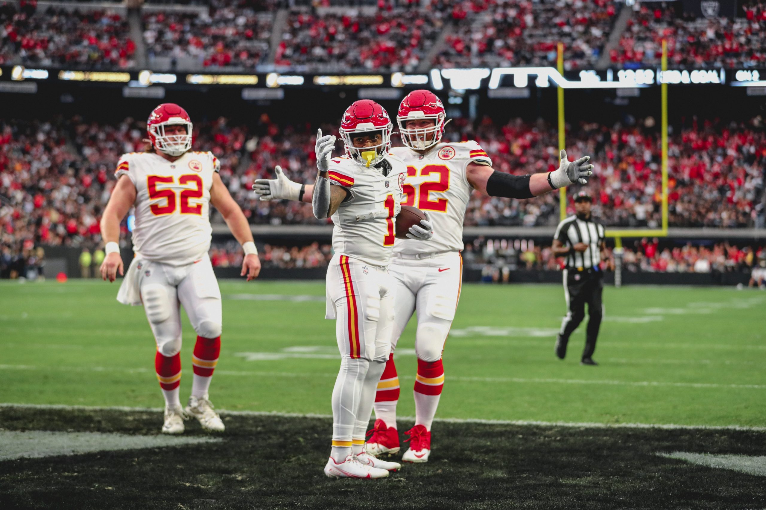 Chiefs amarran el primer lugar de AFC con triunfo sobre Raiders