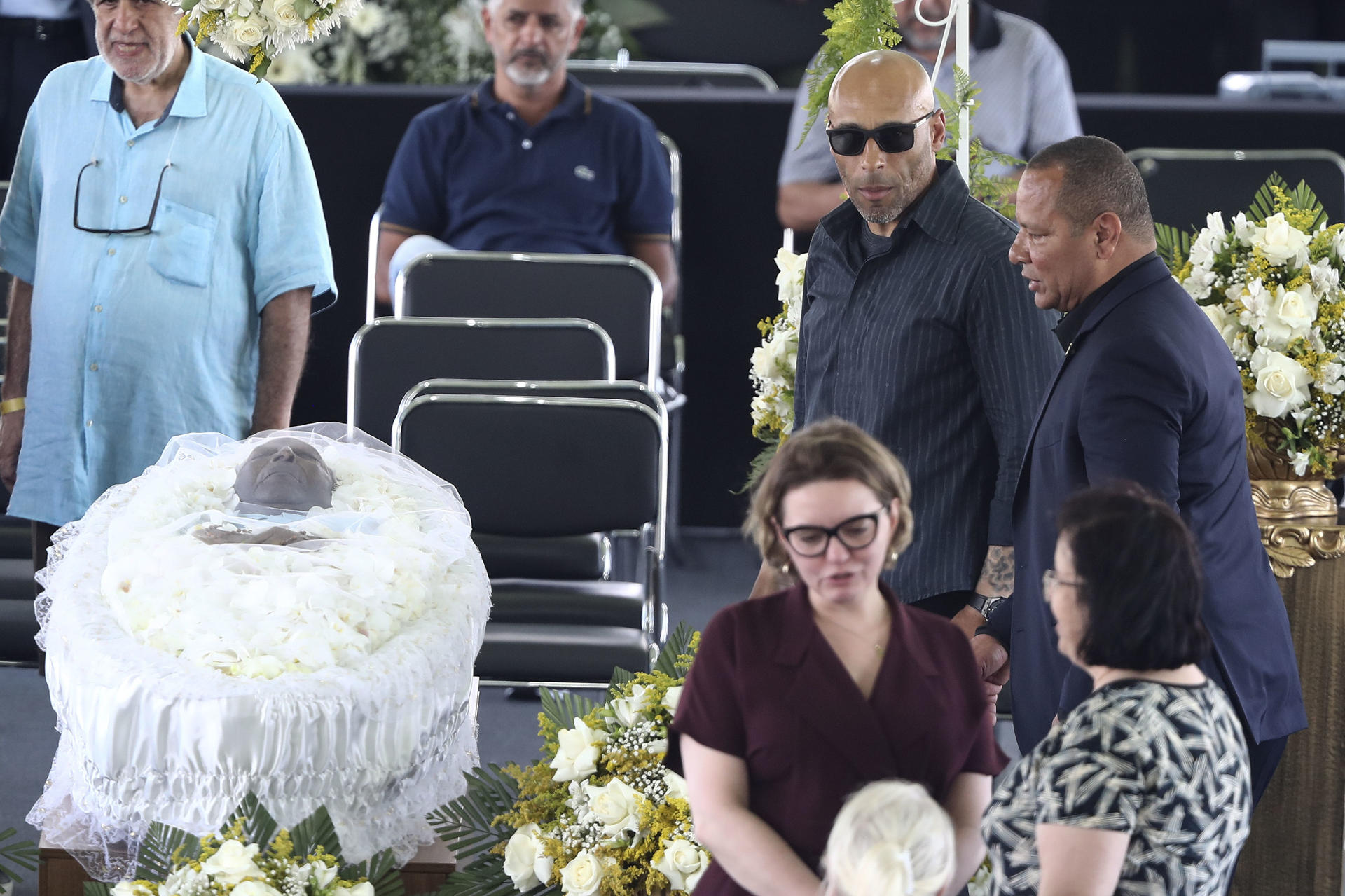 Neymar pide a su padre que lo represente en velatorio de Pelé