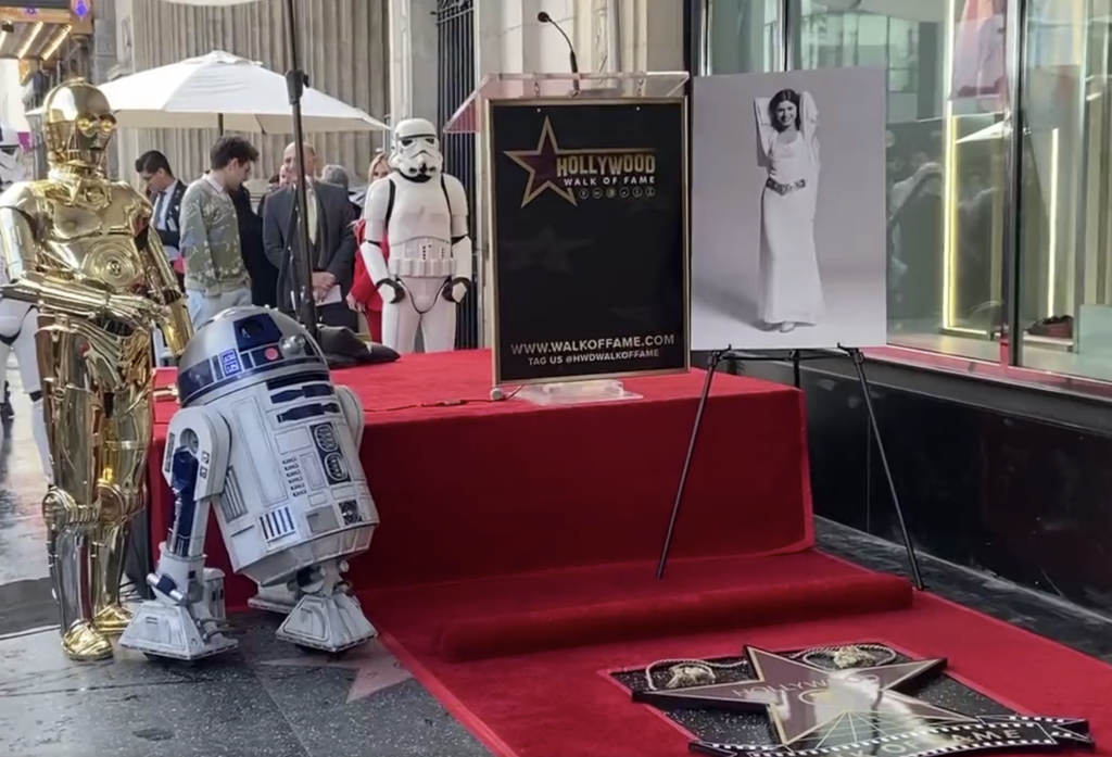 Reconocen a Carrie Fisher con estrella póstuma en Hollywood