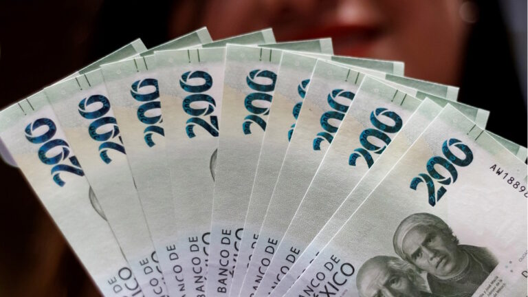 Peso mexicano cae 4.36 por ciento ante el dólar tras el triunfo ...