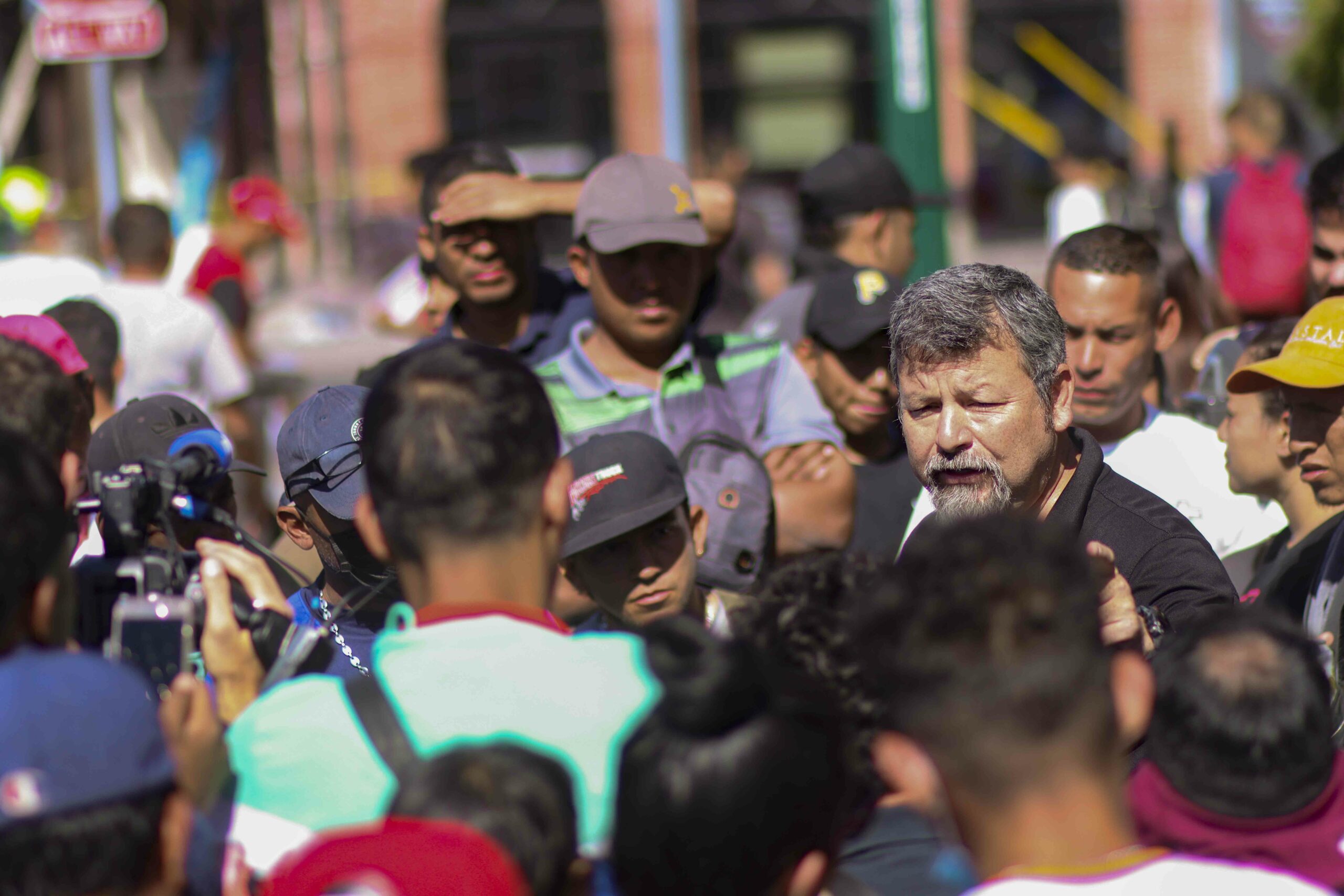 Proyecto de ley bipartidista quiere dar estabilidad a venezolanos de EE.UU.