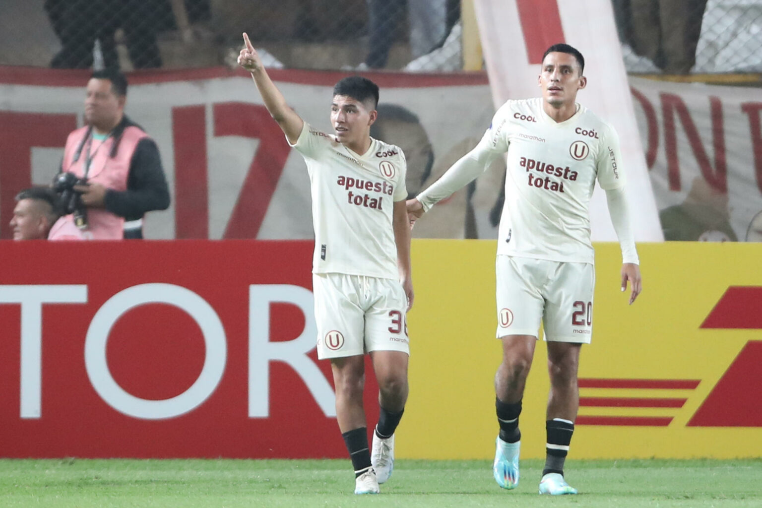 El peruano Quispe y el colombiano Mier sobresalen entre los nuevos fichajes en México