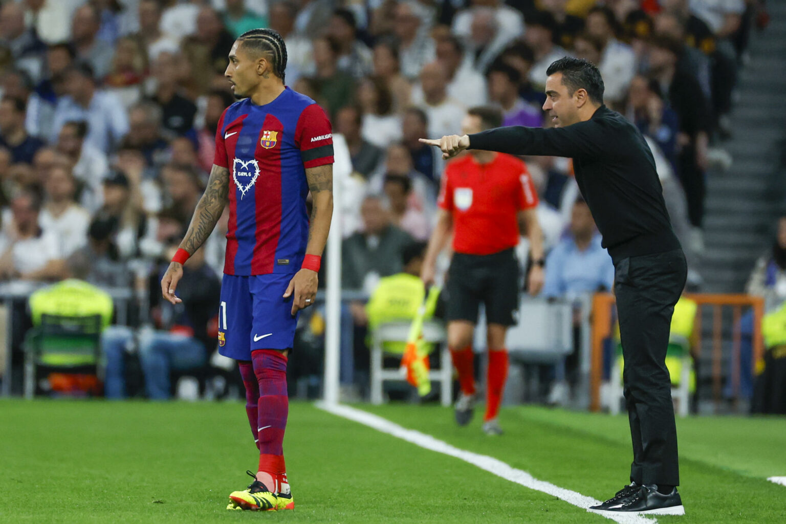 Barcelona confirma continuidad de Xavi hasta junio de 2025