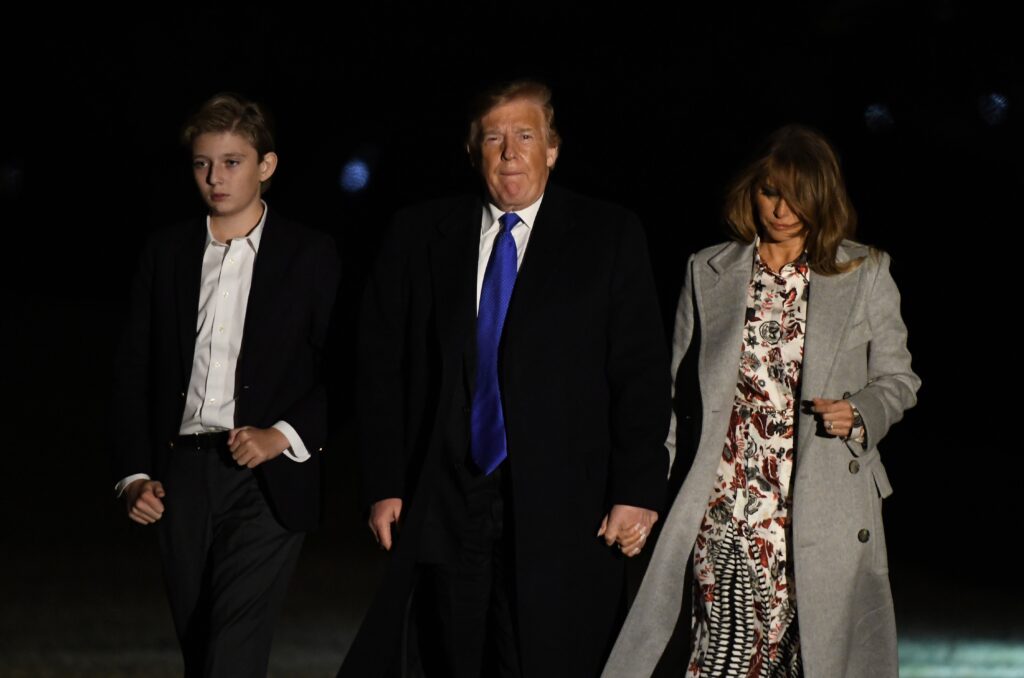 Barron, hijo menor de Donald Trump, rechaza ir como delegado a la ...