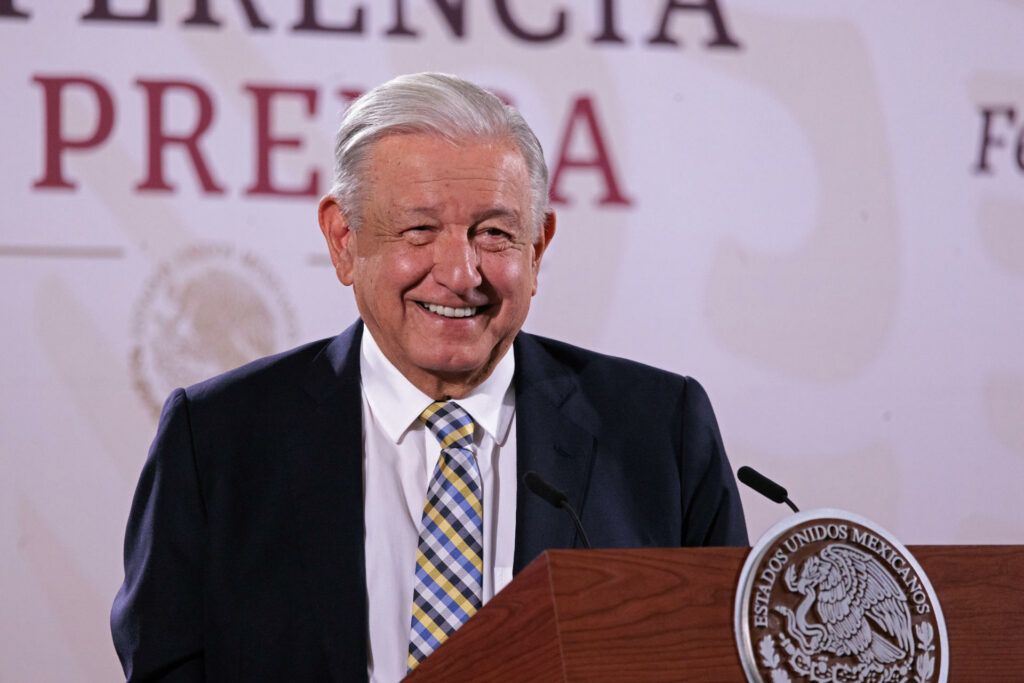 Soy un presidente naco y 'chairo': López Obrador