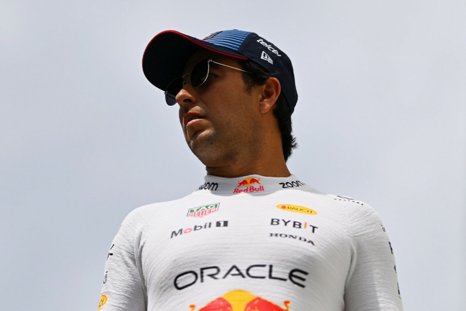 La cláusula 'anti Red Bull' que firmó 'Checo' Pérez con Cadillac