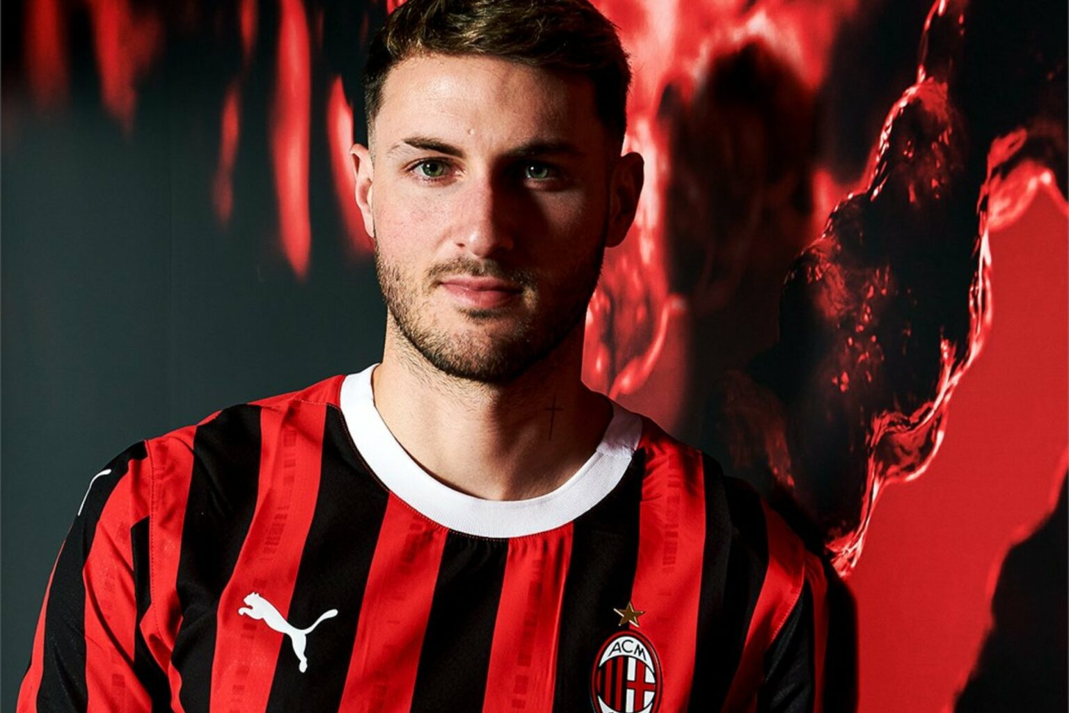 AC Milan anuncia la contratación del mexicano Santiago Giménez