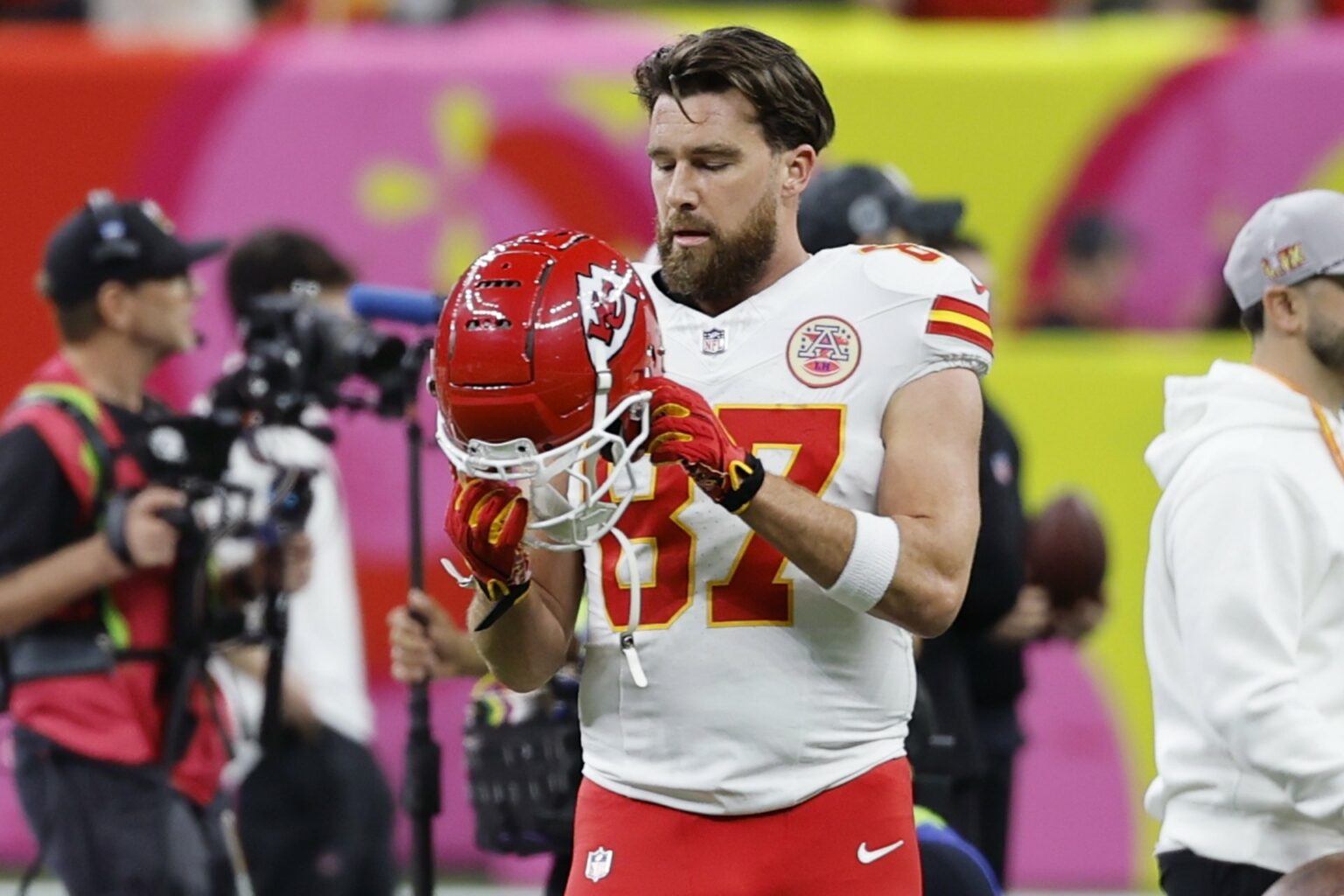 Travis Kelce acepta que su faceta de actor lo llevó al peor momento de ...
