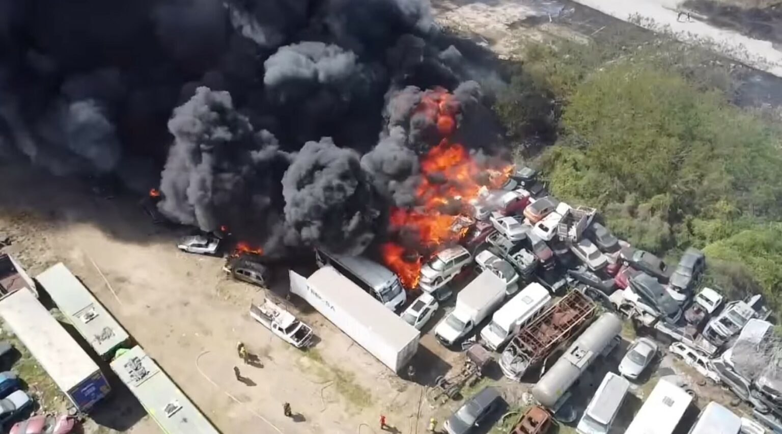 Incendio en Altamira, Tamaulipas, provoca desalojos