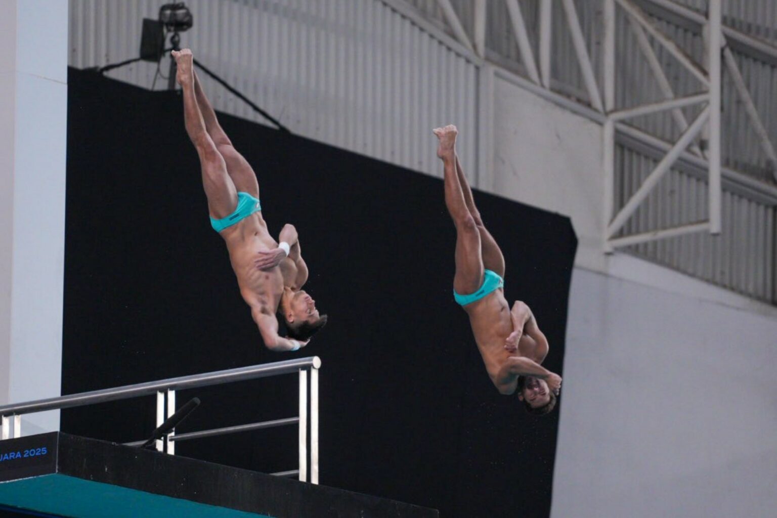 Kevin Berlín y Randal Willars dan a México la segunda medalla de plata ...