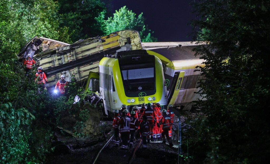 Confirman tres muertos y varios heridos graves en accidente de tren de ...