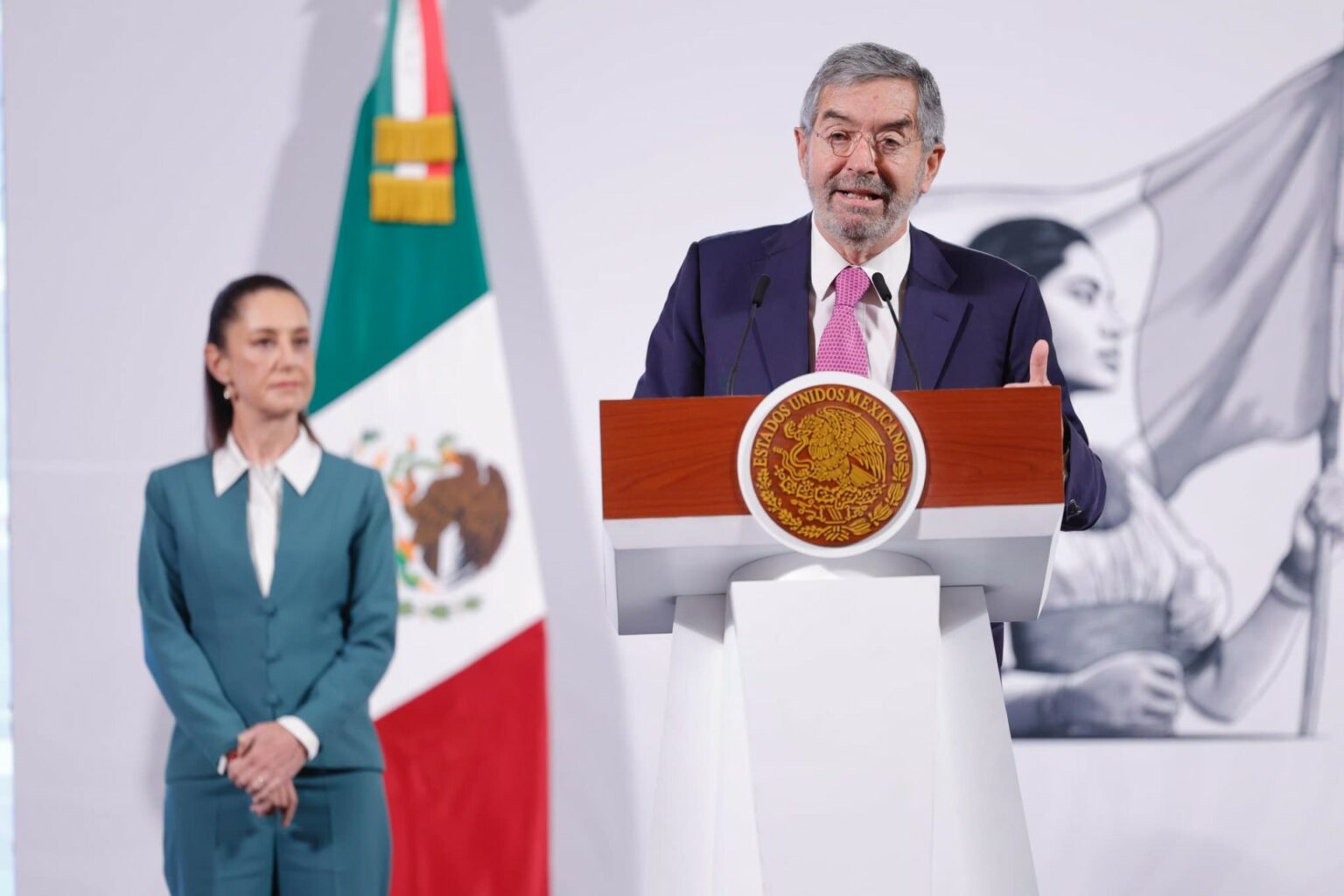 "Juan Ramón de la Fuente hace un gran trabajo en SRE": Sheinbaum