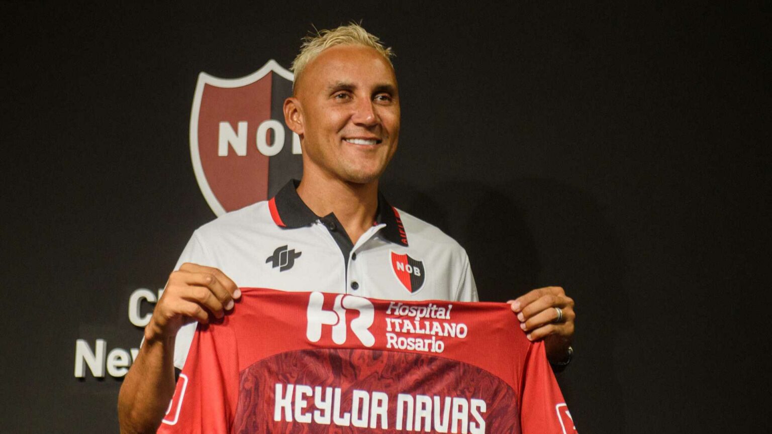 Newell's anuncia la salida de Keylor Navas y su traspaso a Pumas UNAM