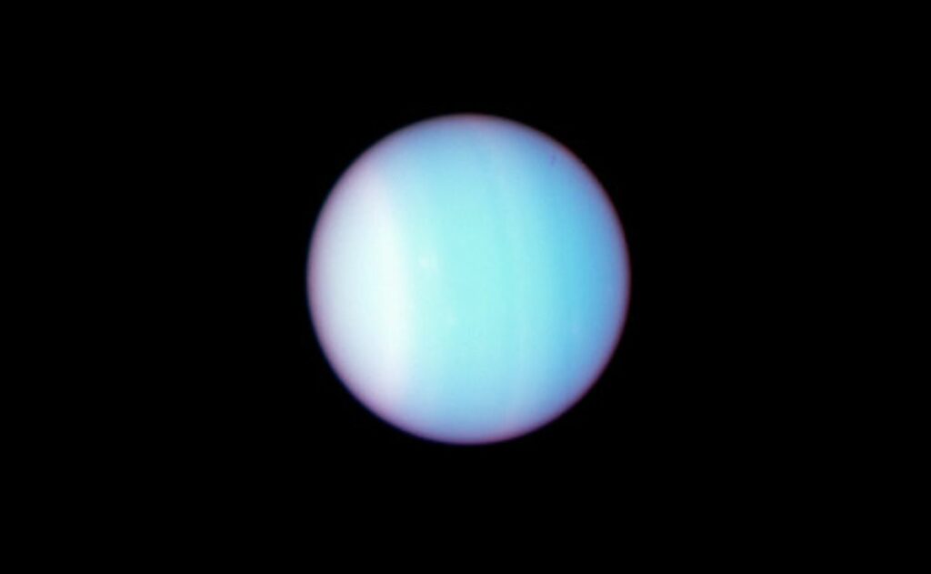Descubren que el planeta Urano sí genera calor interno