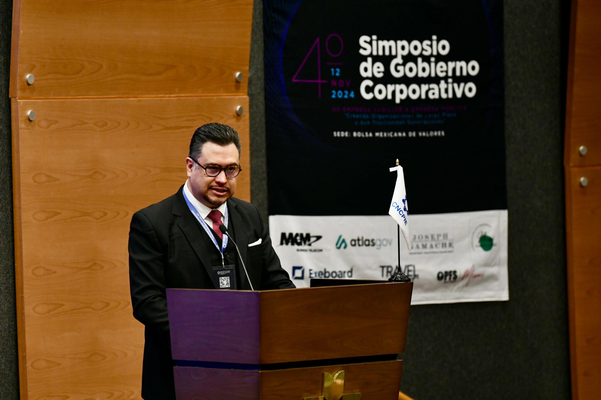 Ángel Cabrera Mendoza, nuevo presidente de la Comisión Nacional Bancaria y de Valores