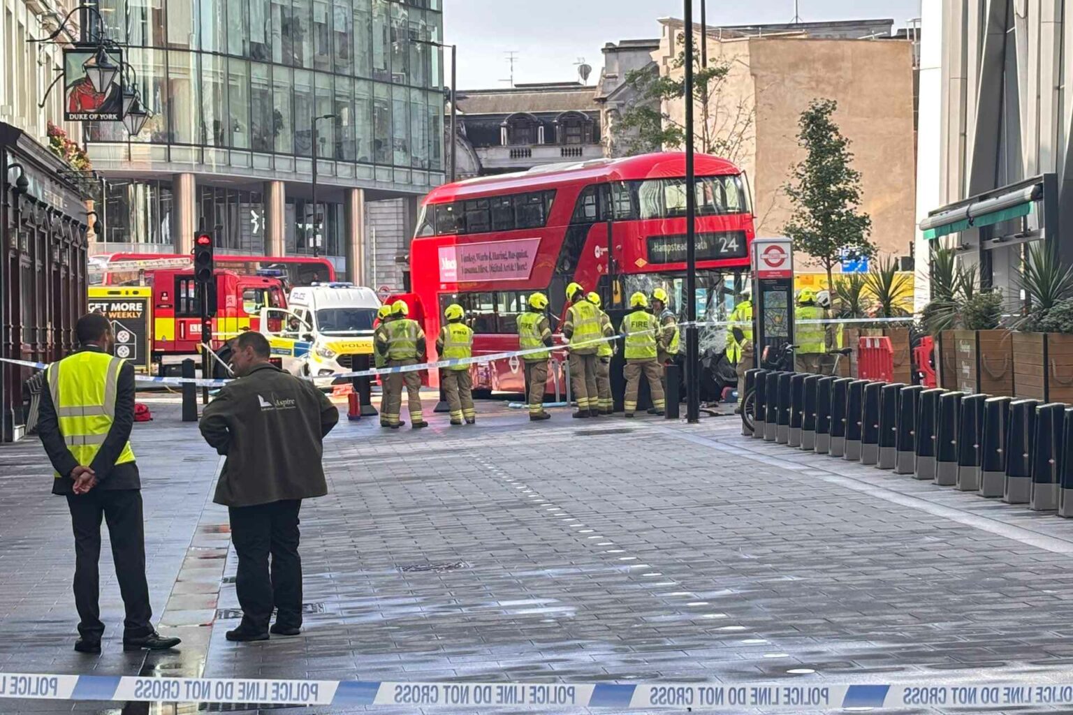 Atropellamiento masivo en Londres ocasionado por un autobús rojo; así ...