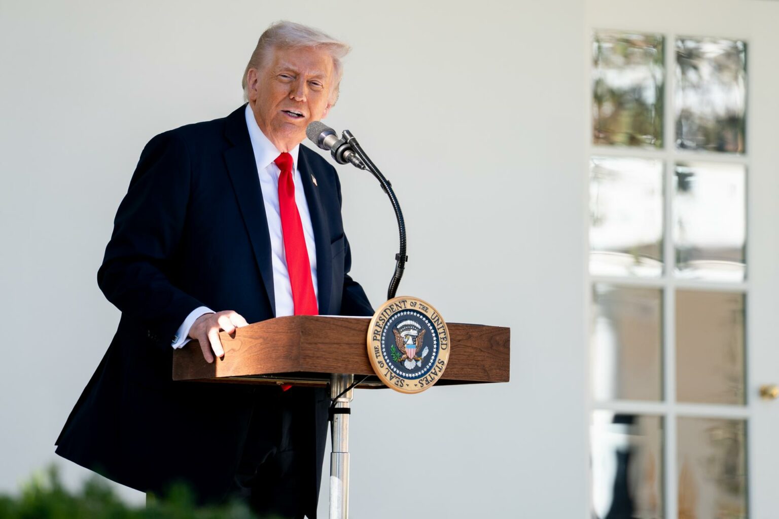 General Motors y Ford agradecen a Trump la imposición de aranceles a ...