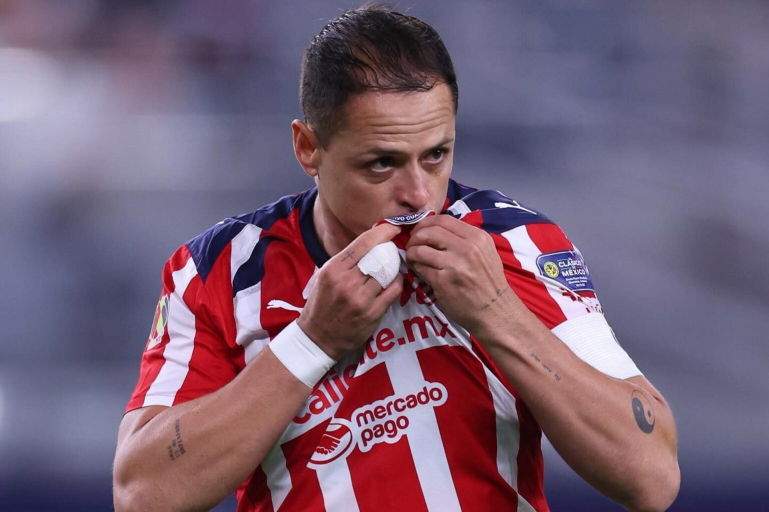 Chivas hace oficial la salida de Javier 'Chicharito' Hernández