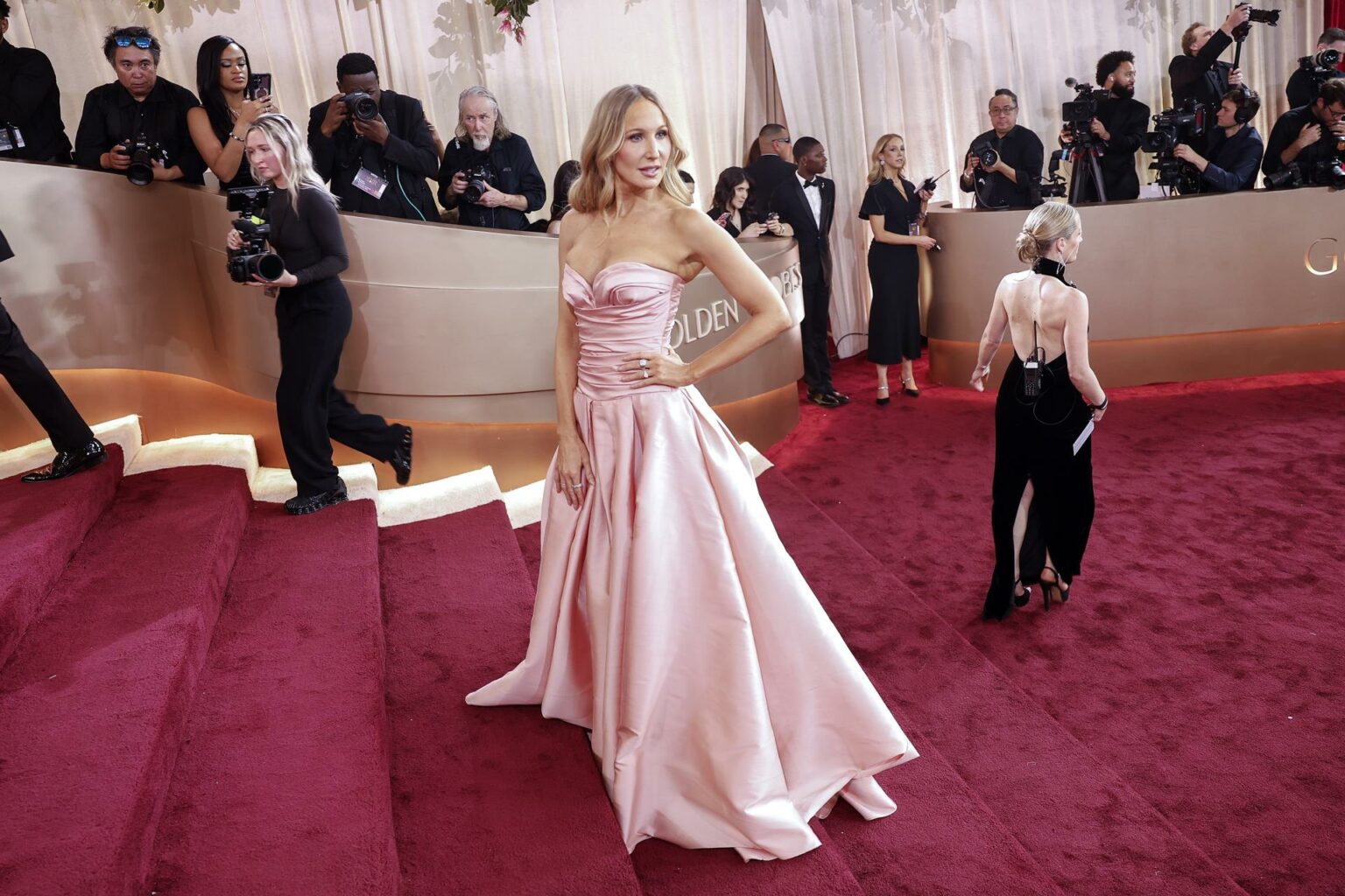 Incendio en Coatepec Harinas sigue fuera de control