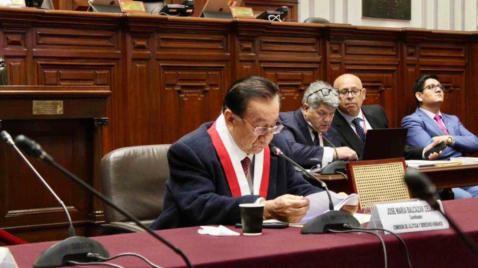 José María Balcázar es el nuevo presidente interino de Perú