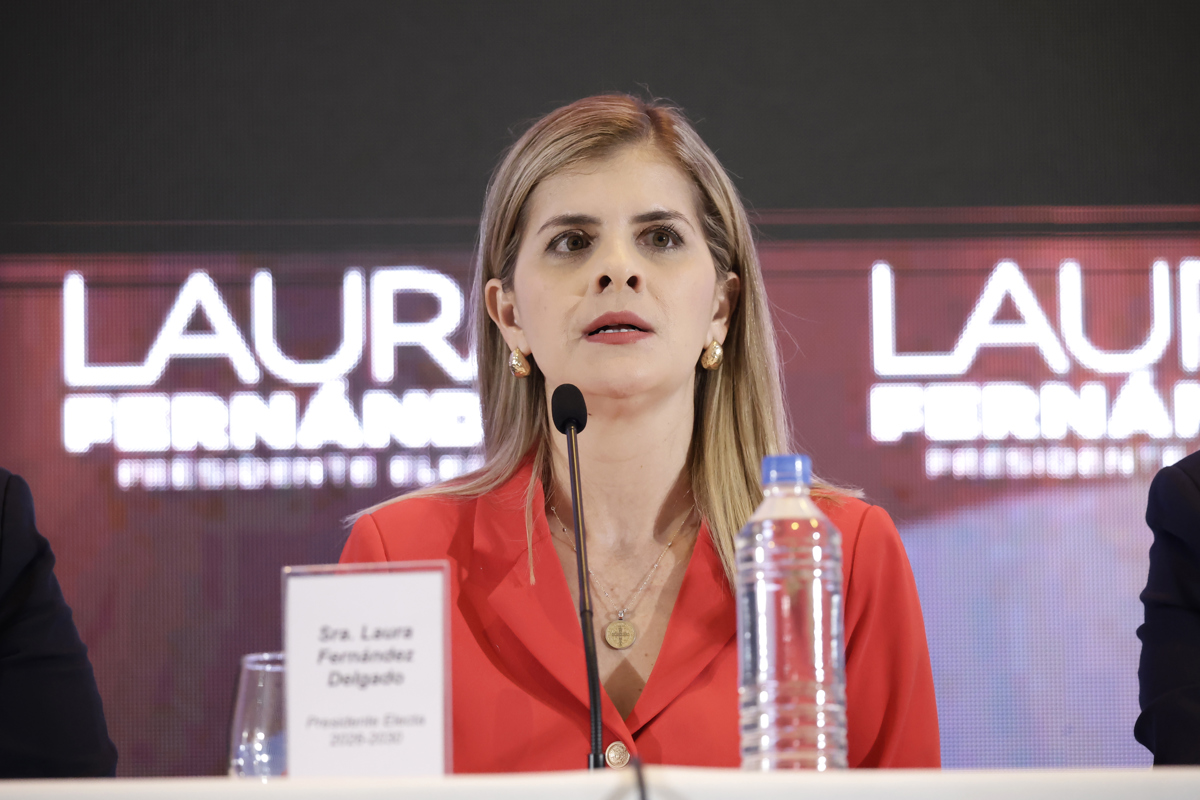 Sheinbaum felicita a Laura Fernández por su triunfo electoral en Costa Rica